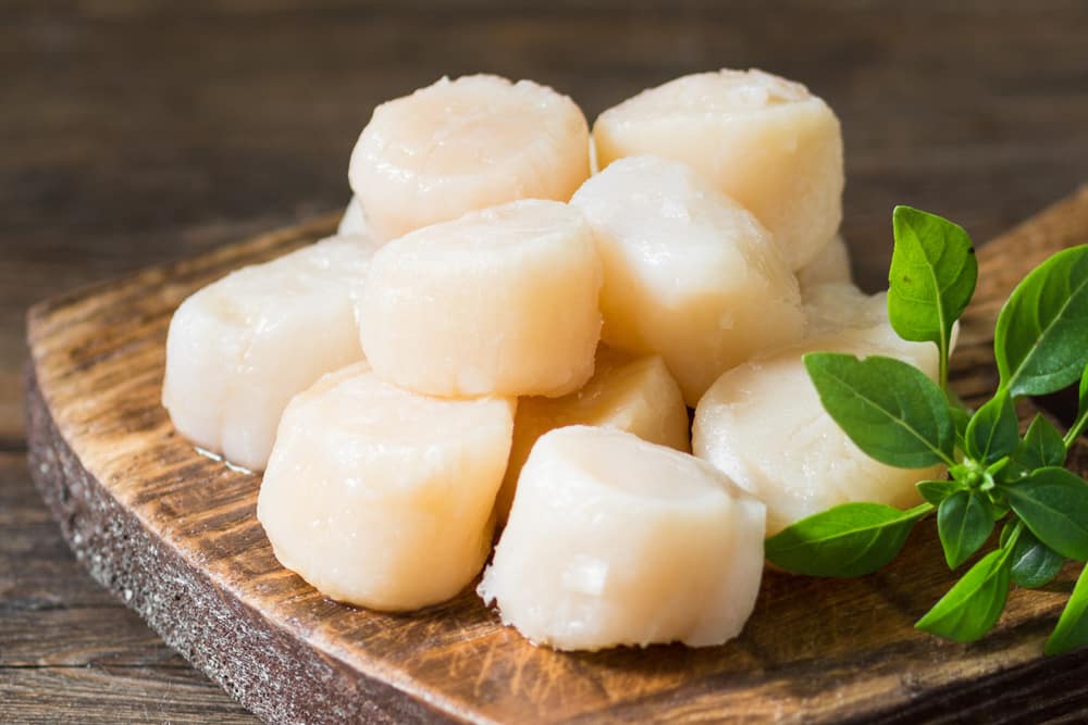 How do you get rid of the fishy smell in scallops?