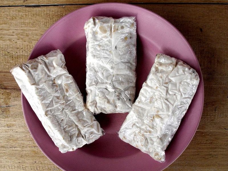How do you get the bitterness out of tempeh?