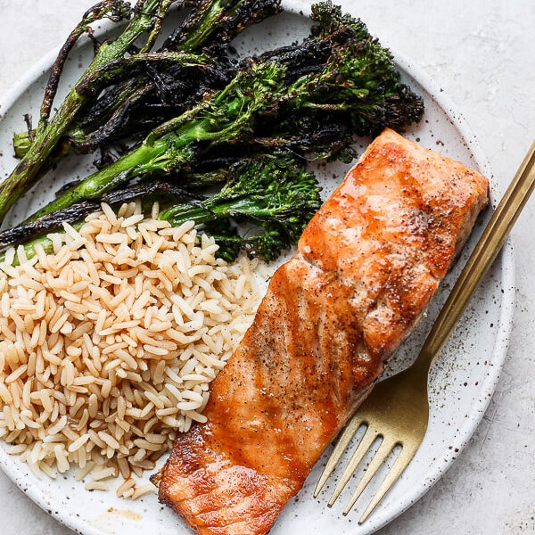 How do you grill salmon without burning skin?