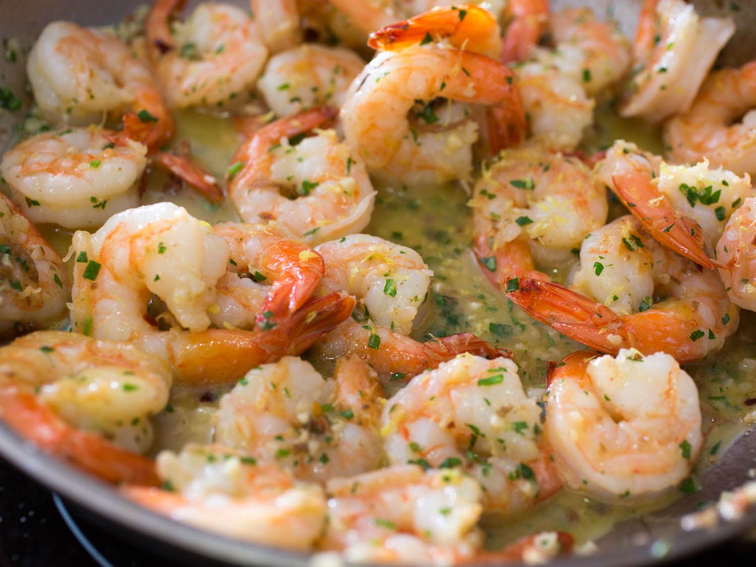 How do you keep cooked shrimp moist?