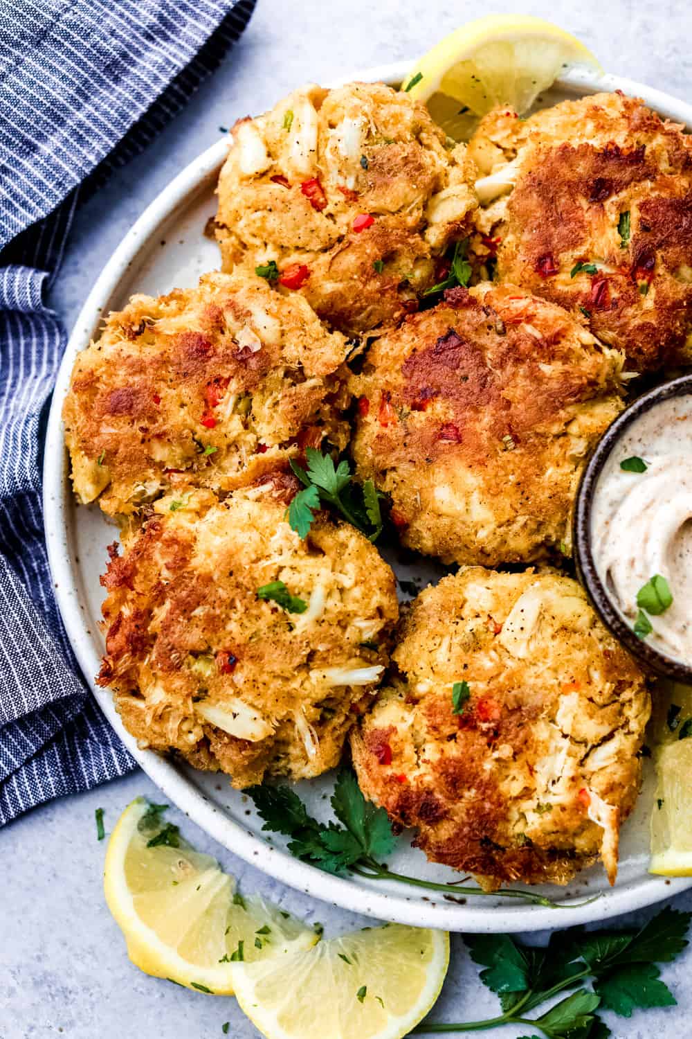 How do you keep crab cakes from sticking together?