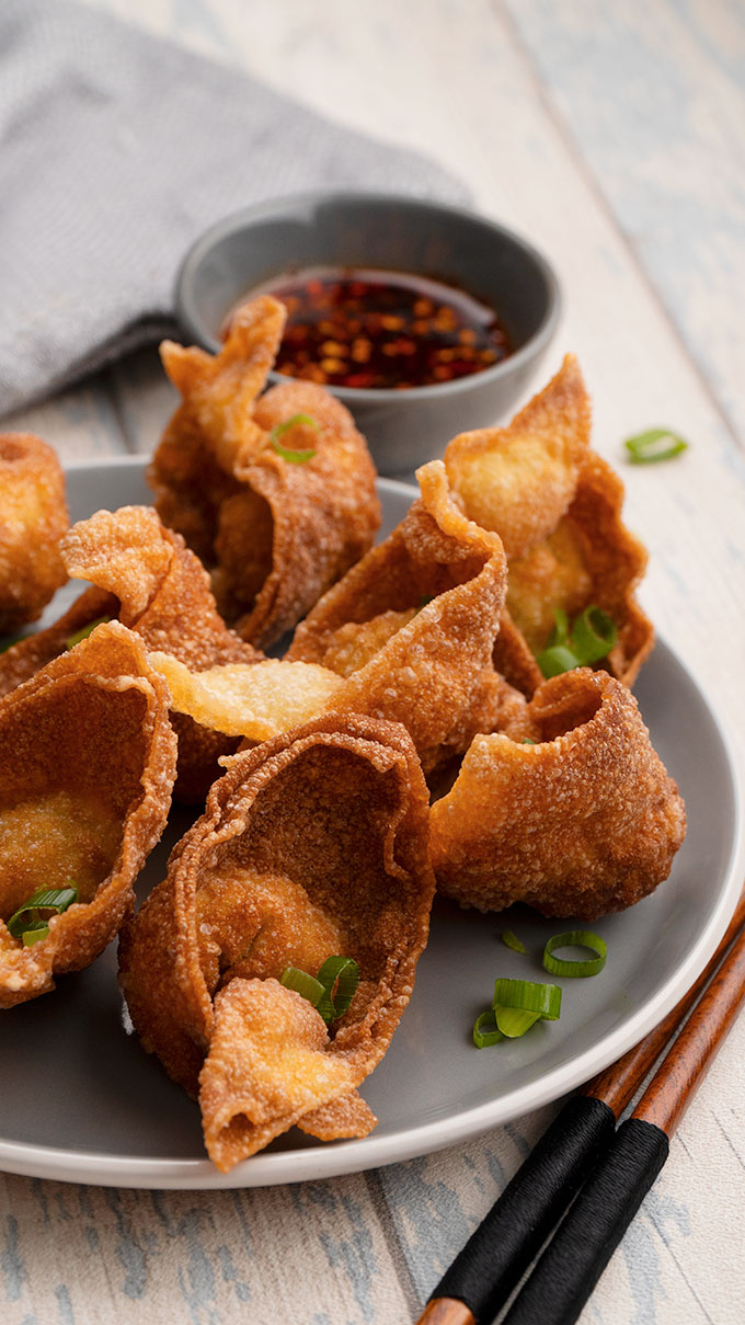 How do you keep fried wontons crispy?