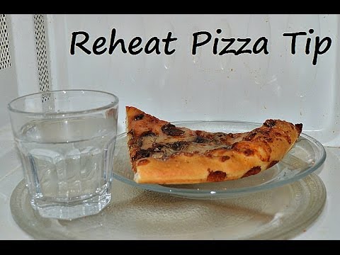 How do you keep pizza from getting soggy in the microwave?