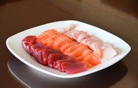 How do you keep sashimi in the fridge?