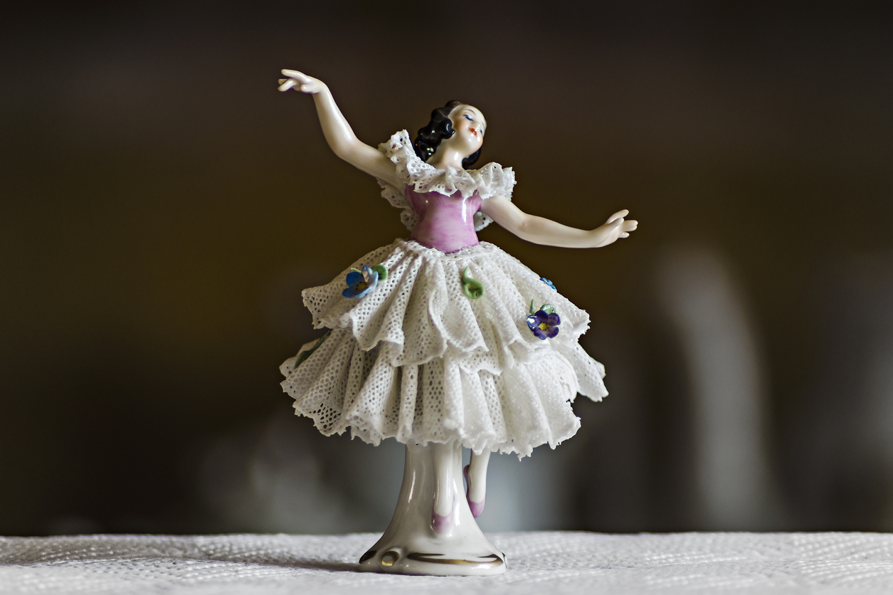 How do you know if a figurine is valuable?