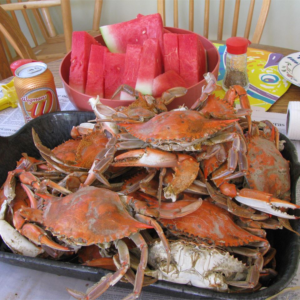 How do you know when blue crabs are done steaming?