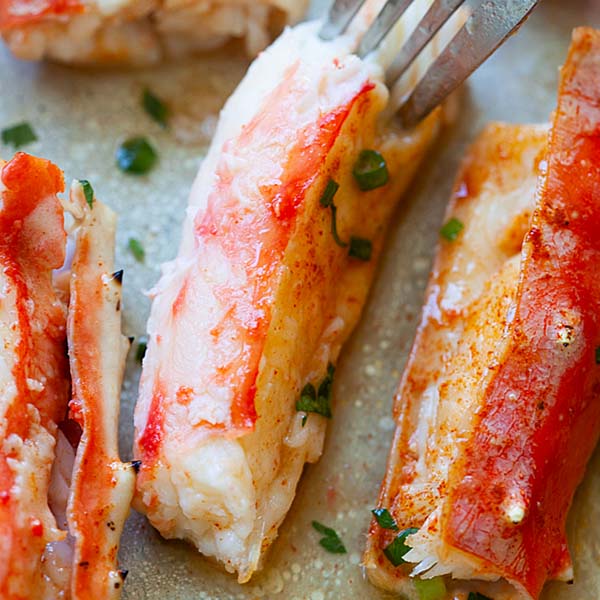 How do you know when king crab is cooked?