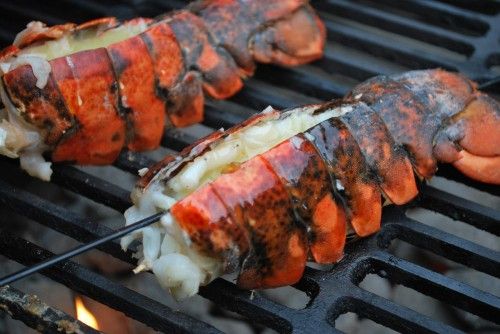 How do you know when lobster is done grilling?