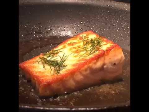 How do you know when to flip salmon?
