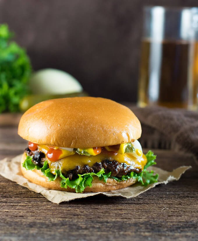 How do you make burgers taste like a restaurant?