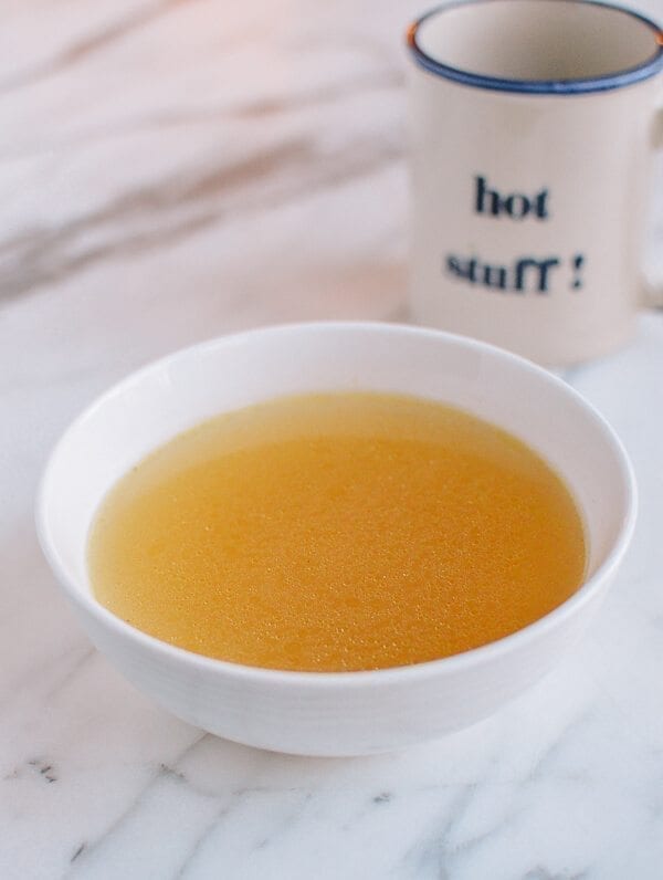 How do you make clear chicken broth?