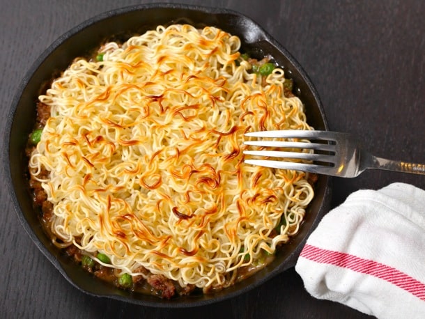 How do you make instant super noodles?