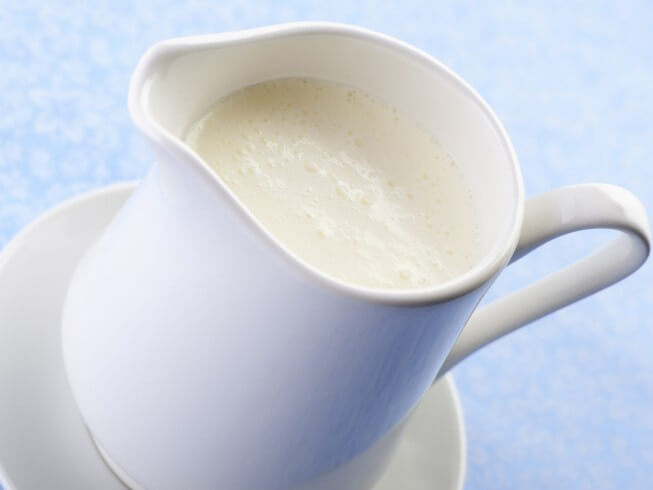 How do you make light cream from milk?