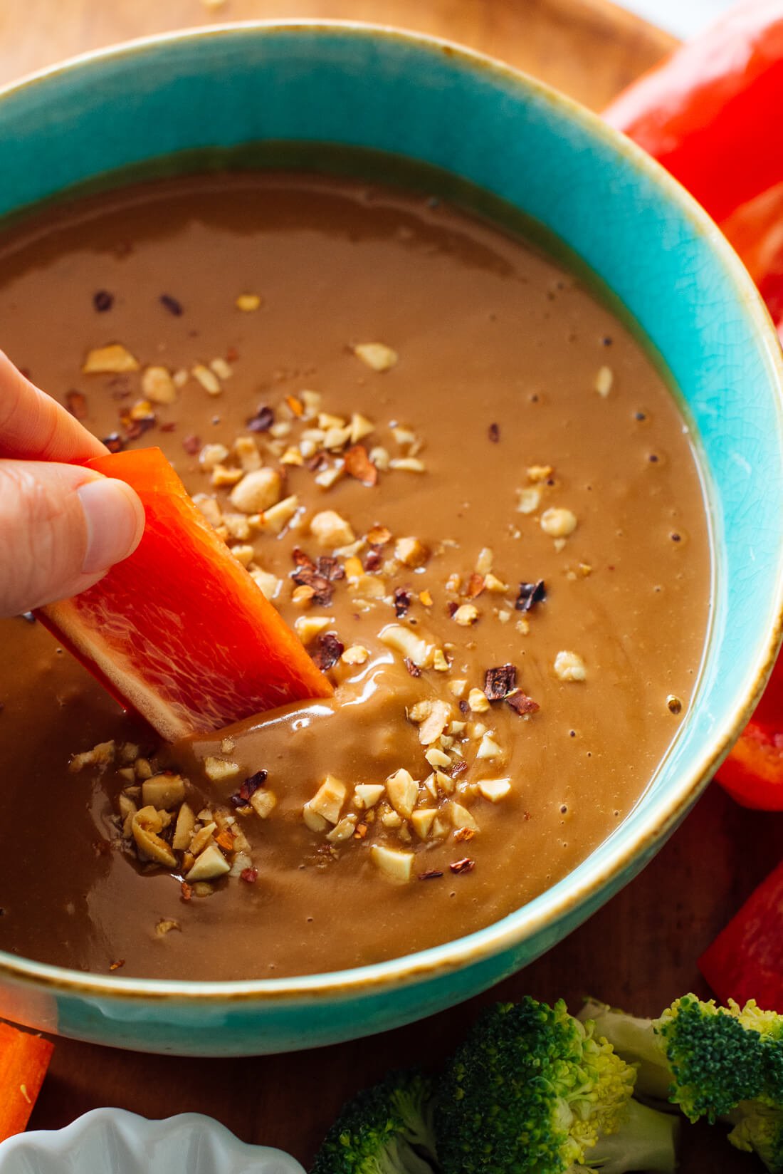 How do you make peanut butter dip sauce?