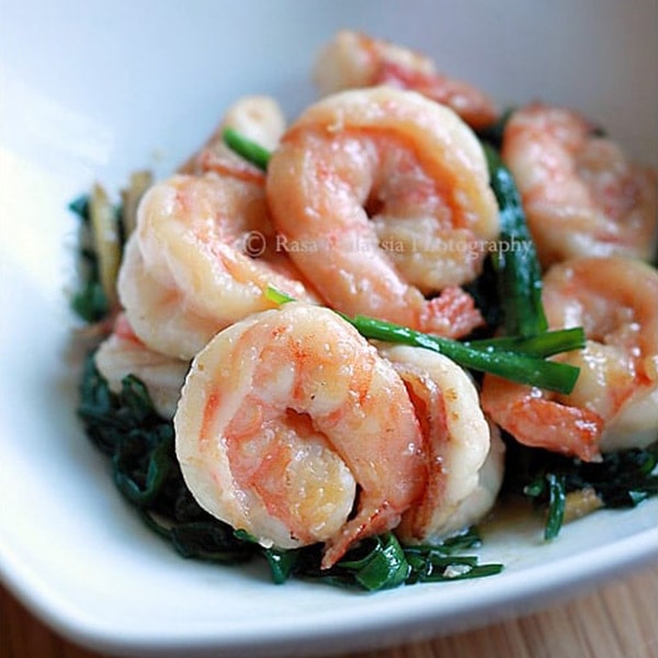 How do you make prawns springy?