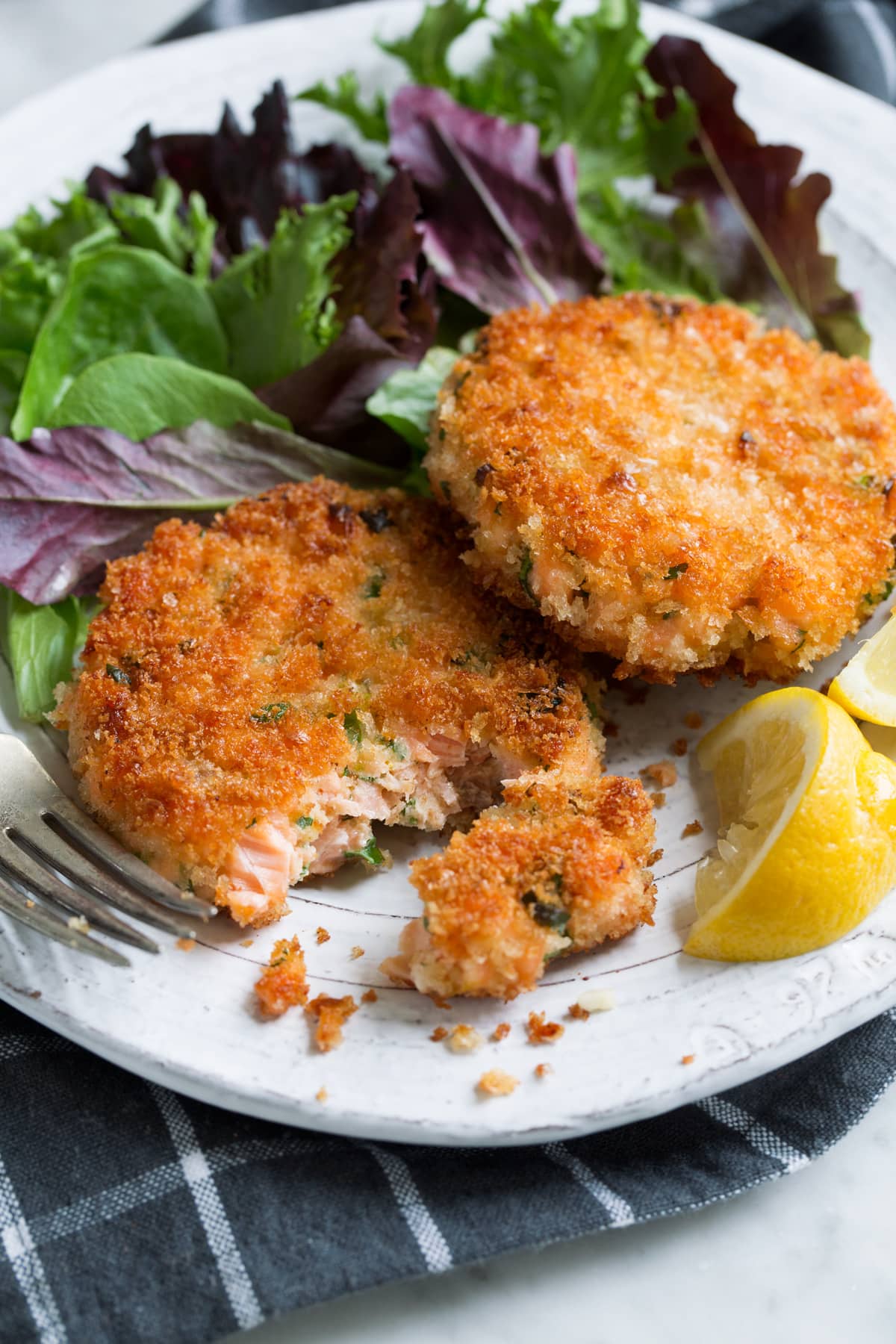 How do you make salmon patties stay together?