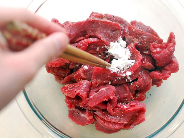 How do you marinate meat in cornstarch?