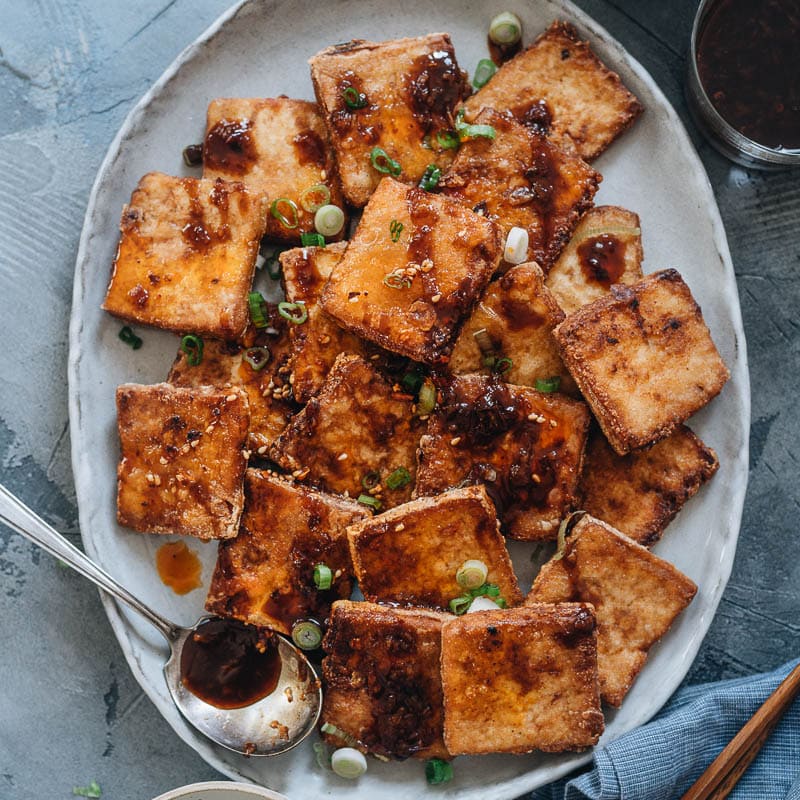 How do you marinate tofu in corn starch?