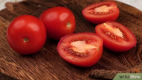 How do you offset the acidity of a tomato?