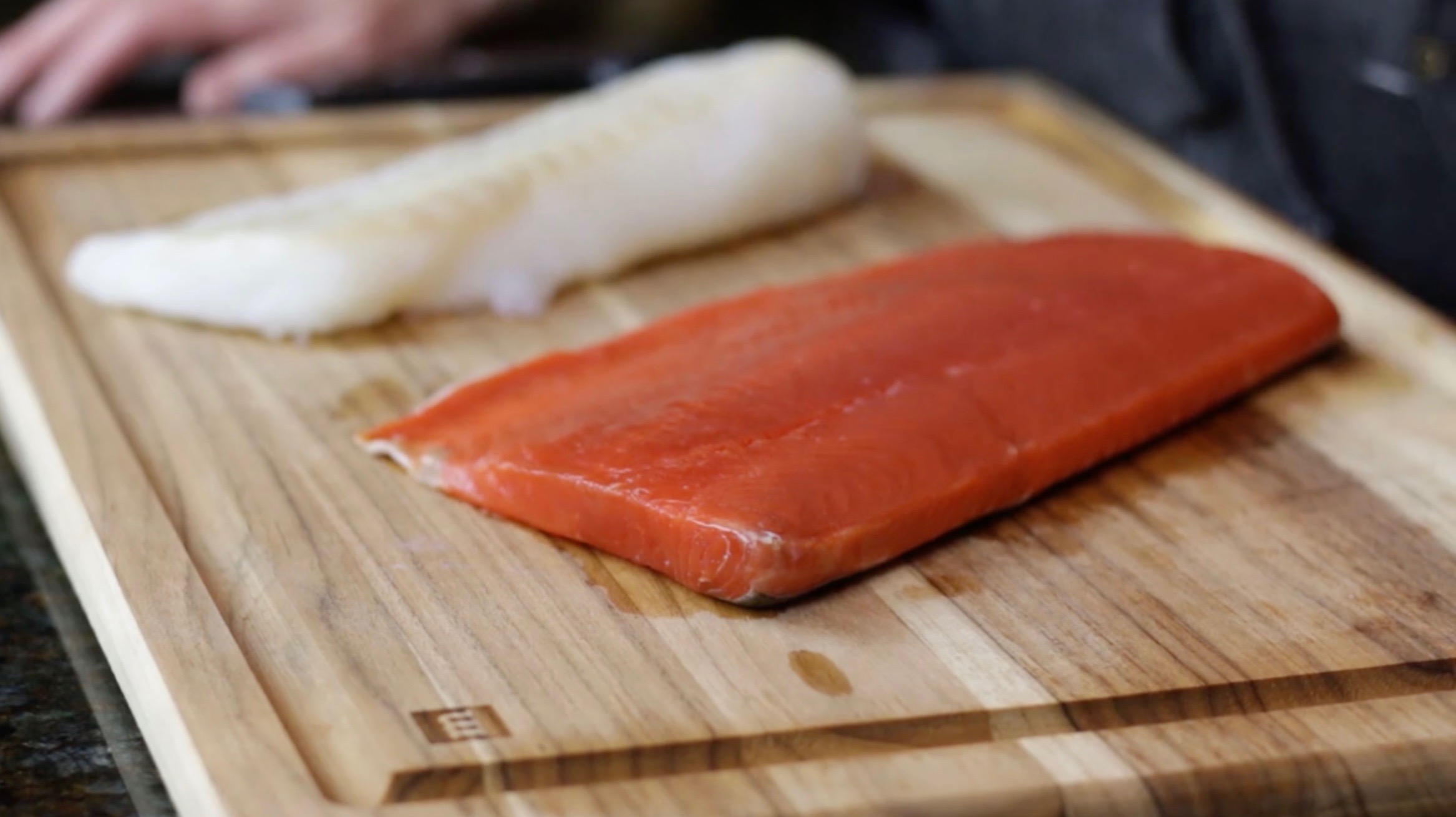 How do you pick fresh fish fillets?
