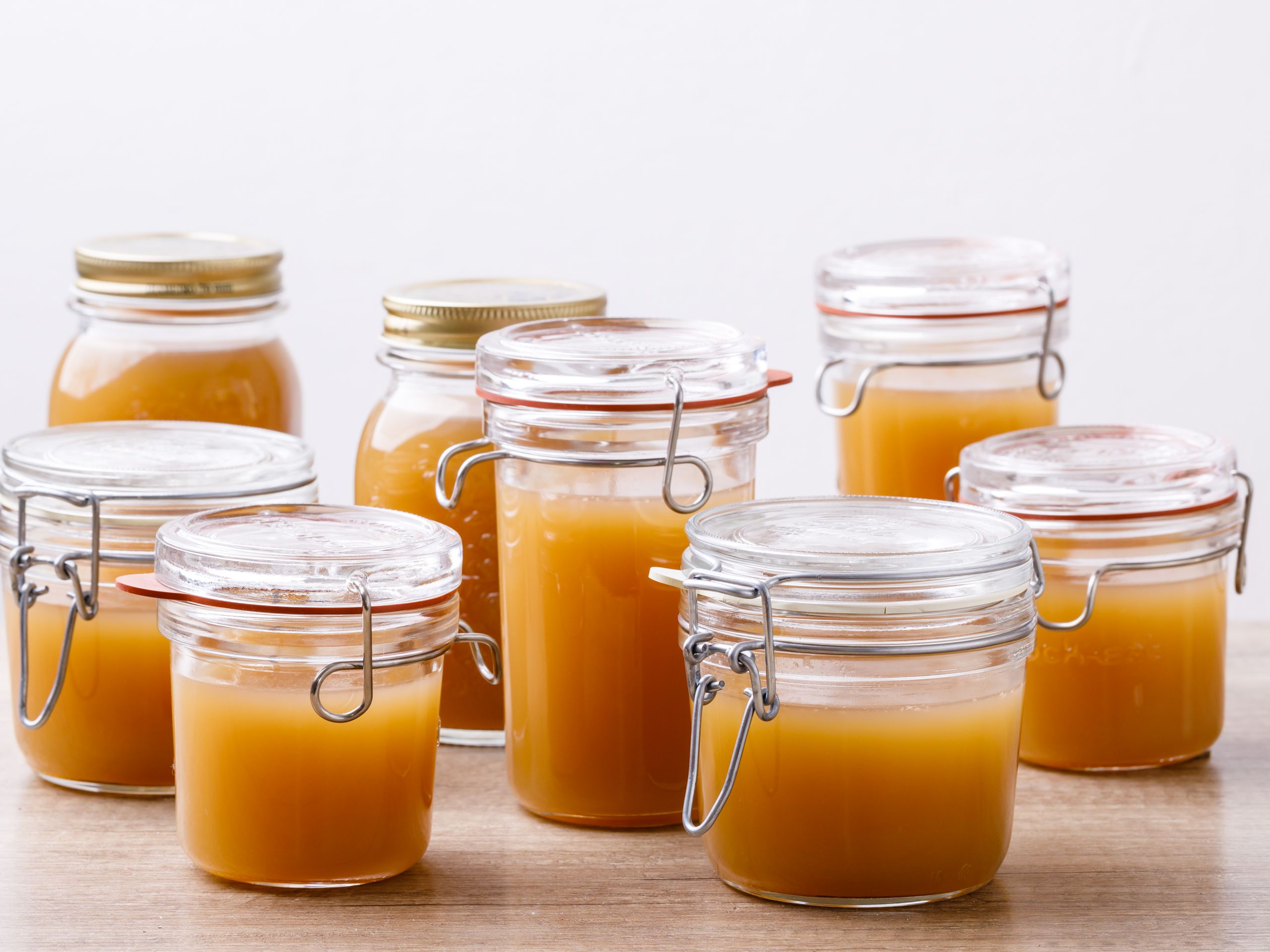 How do you preserve stock in a jar?