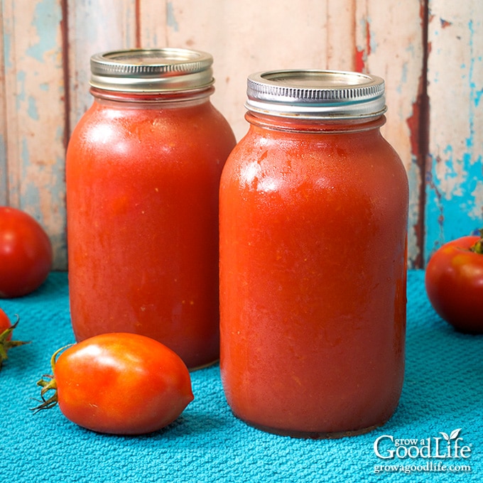 How do you preserve tomato puree in a jar?