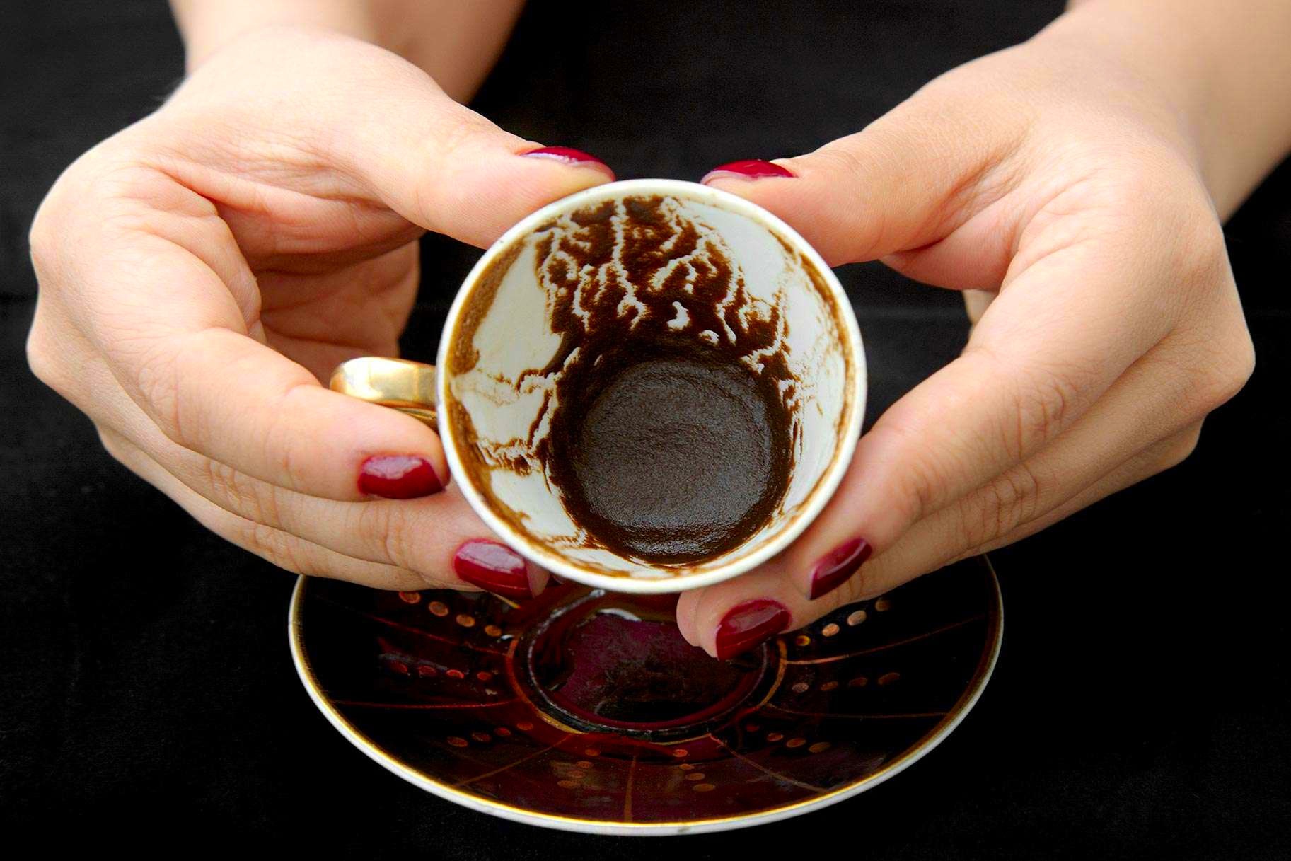 How do you read Turkish coffee cups?