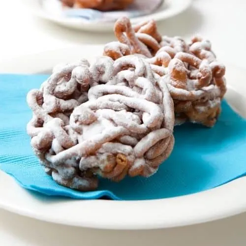 How do you refresh a funnel cake?