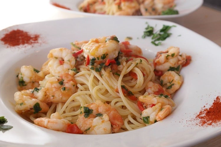 How do you reheat seafood pasta?