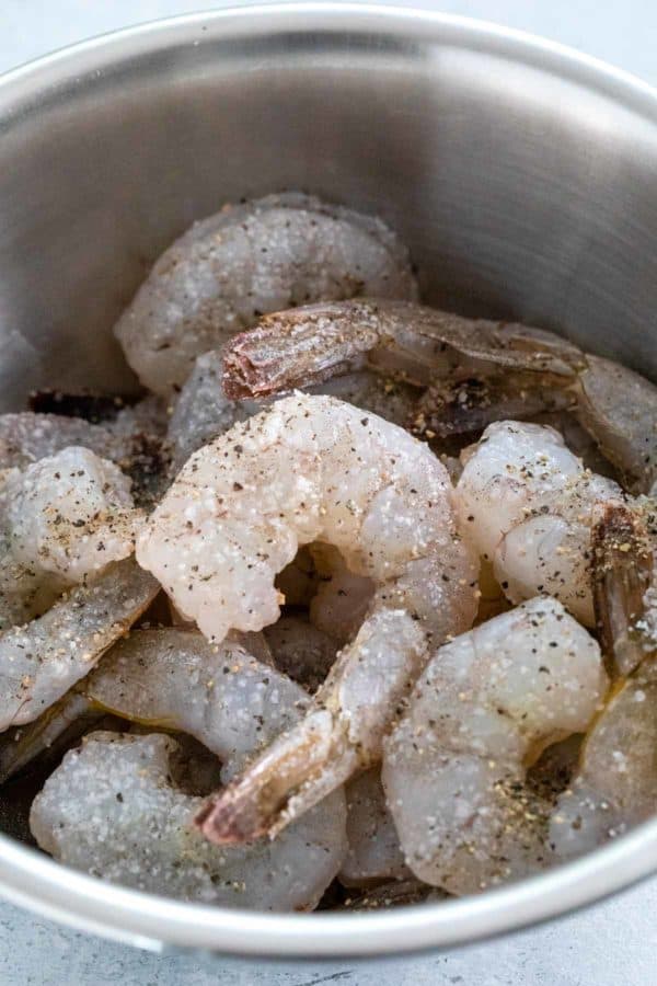 How do you salt raw shrimp?