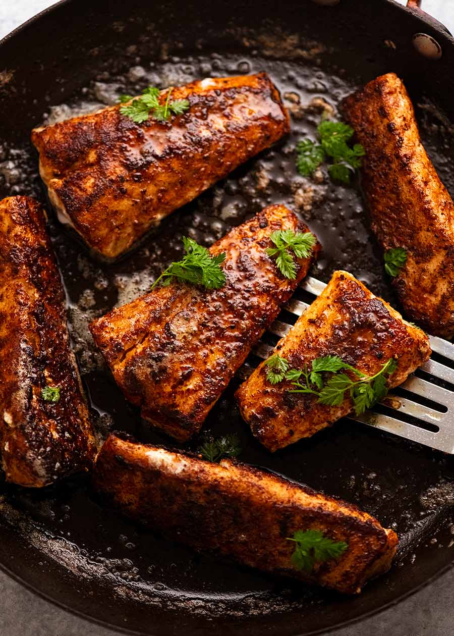 How do you season fish with seasoning?