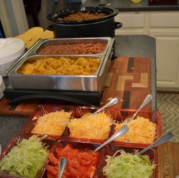 How do you set up a taco bar for a party?