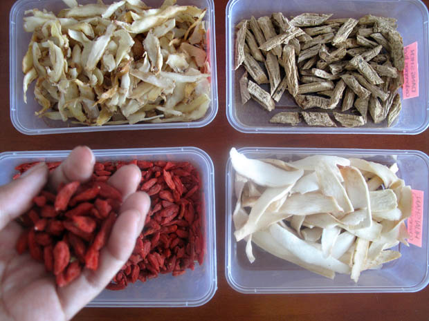 How do you store Chinese herbs at home?