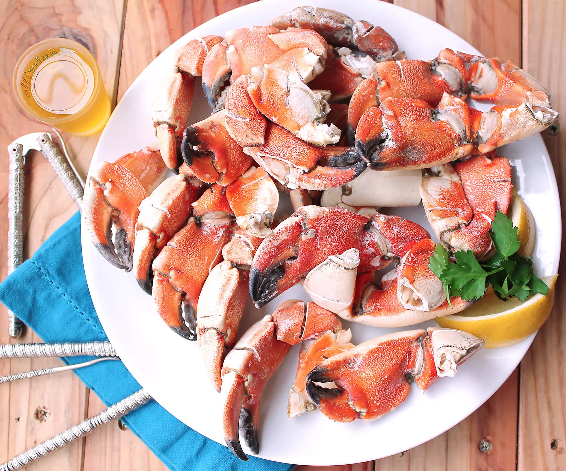 How do you store cooked stone crab claws?