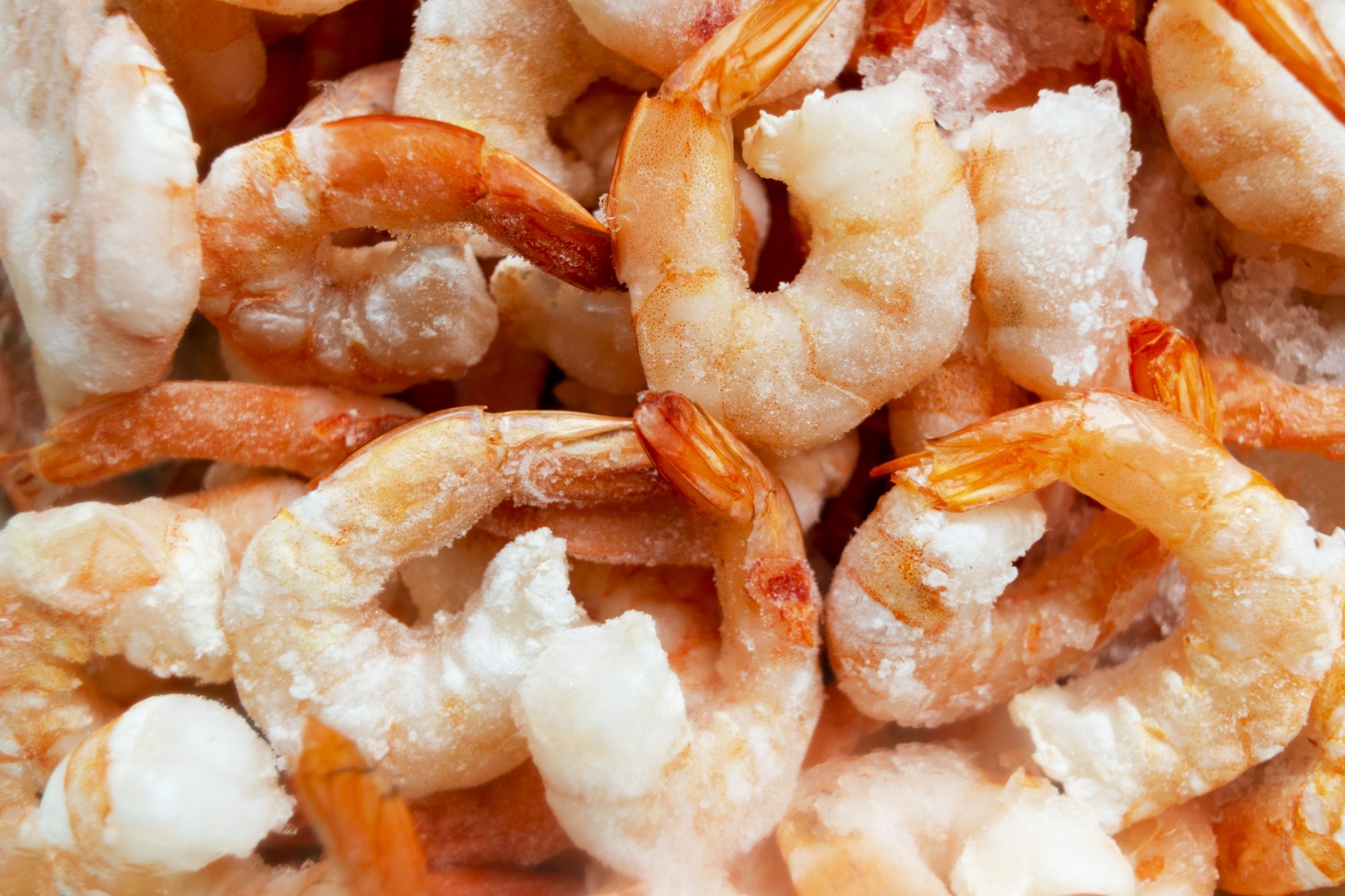How do you store previously frozen shrimp?