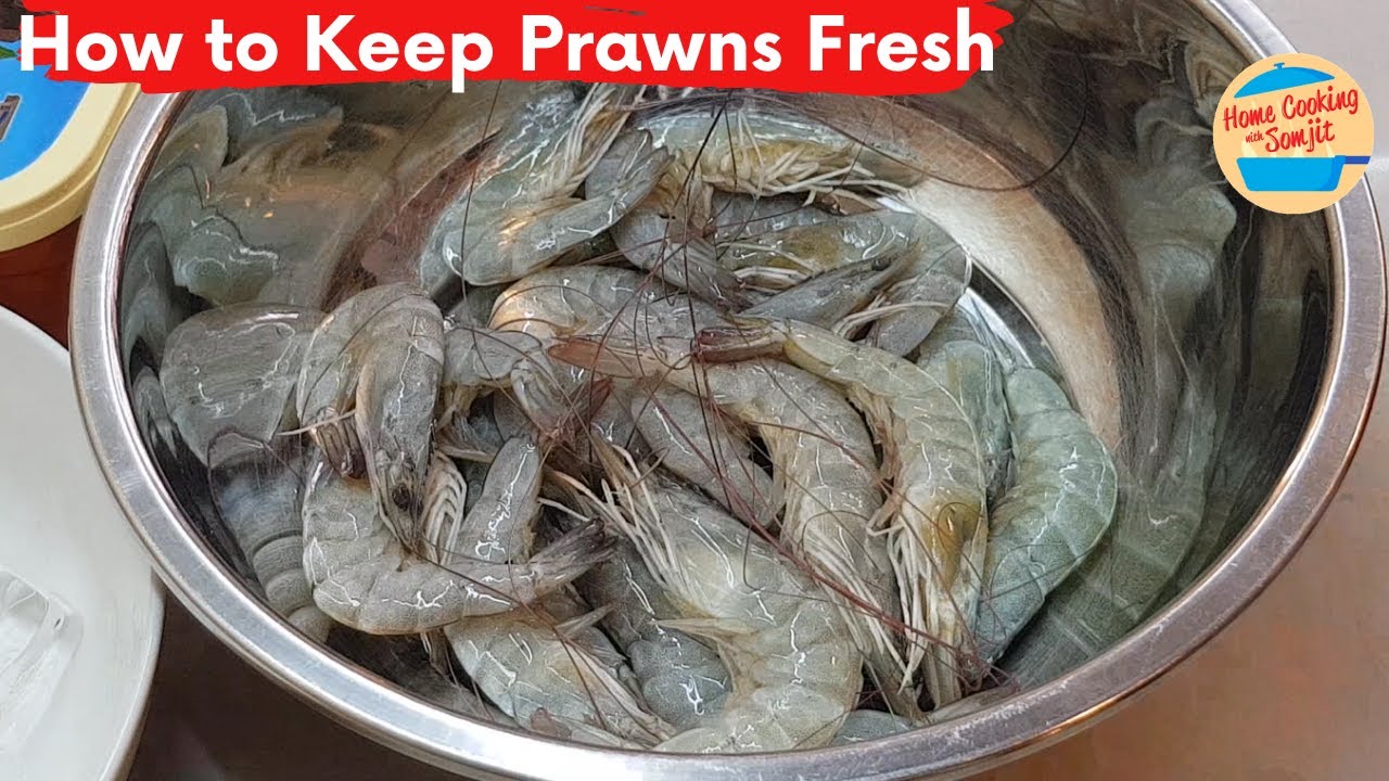 How do you store raw prawns in the fridge?
