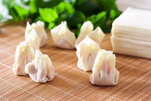 How do you store uncooked crab wontons?
