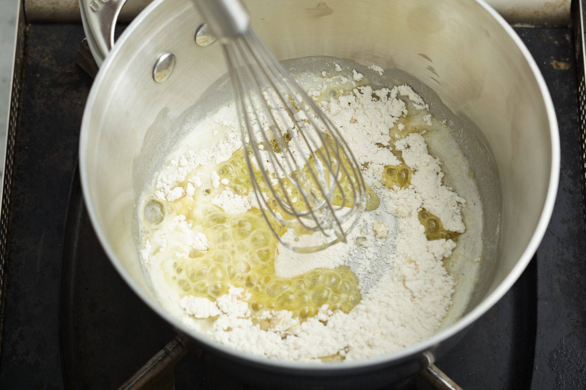 How do you thicken a sauce with plain flour?