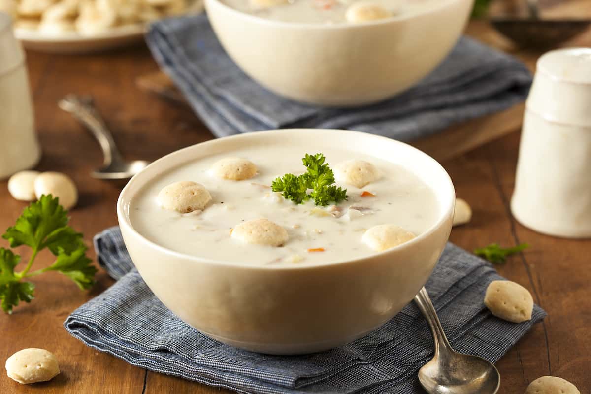 How do you thicken clam chowder with flour?