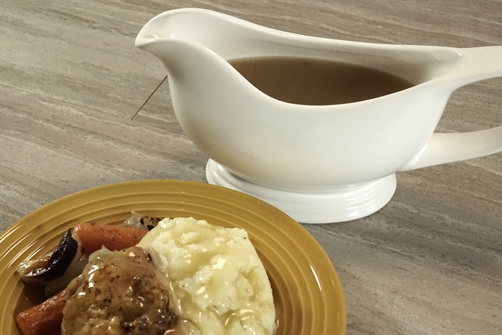 How do you thicken gravy with potato starch?