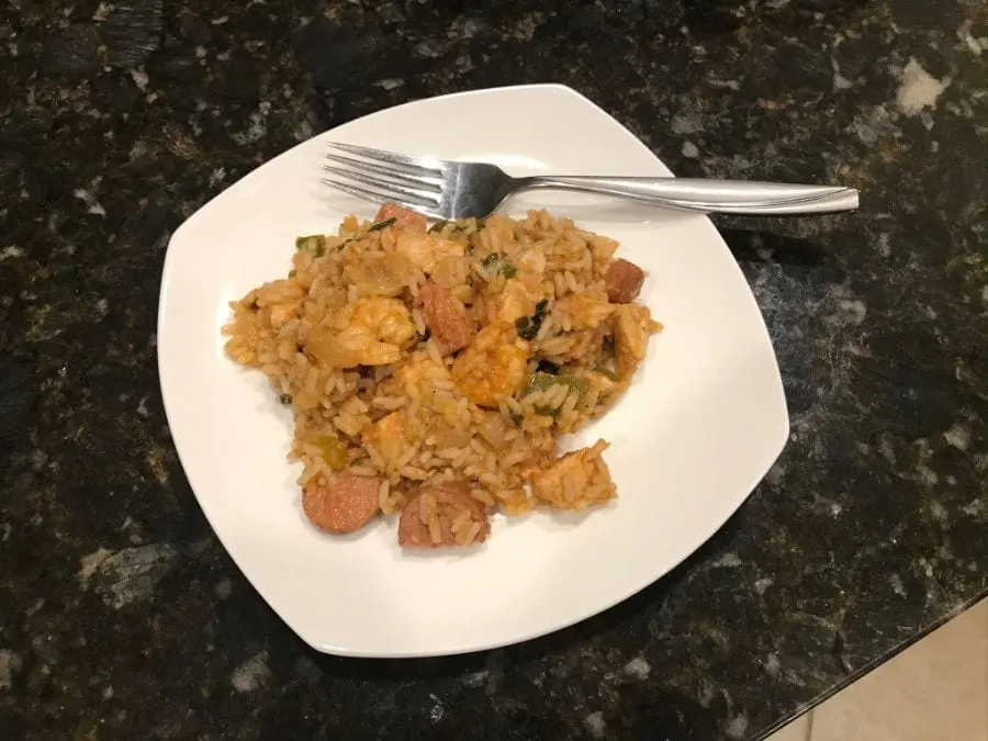 How do you thicken jambalaya with flour?