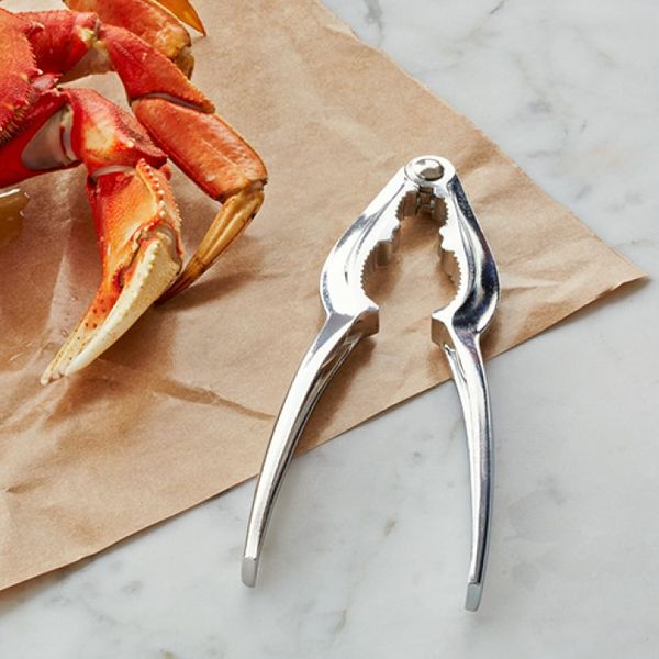 How do you use lobster crackers?