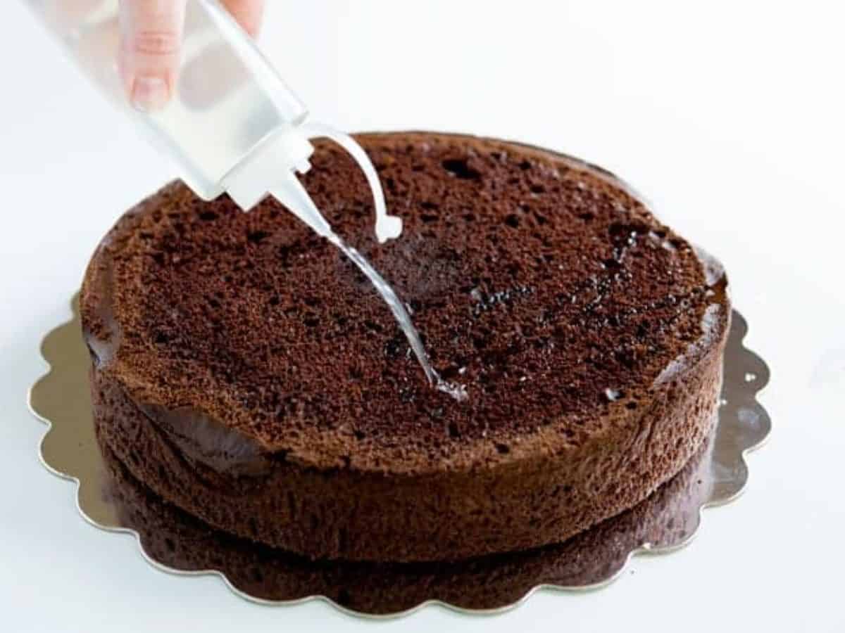 How do you use simple syrup in a cake?