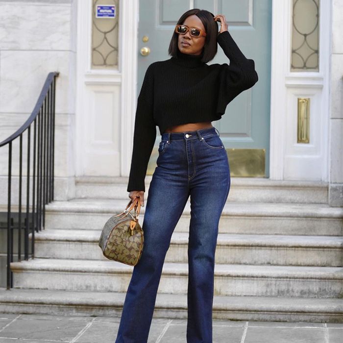 How do you wear jeans as a casual outfit?