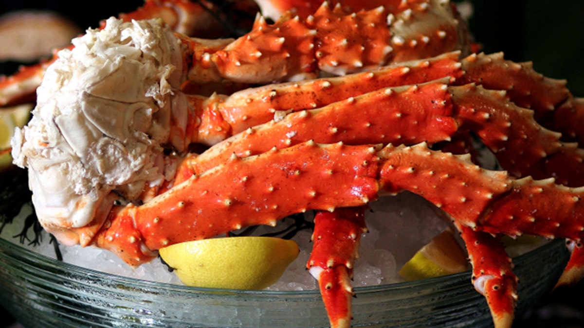 How does Alaskan king crab taste?