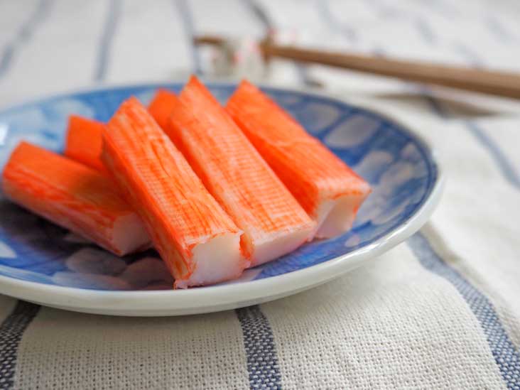 How does imitation crab meat taste like?