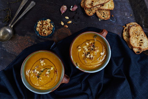 How does Jamie Oliver make pumpkin soup?