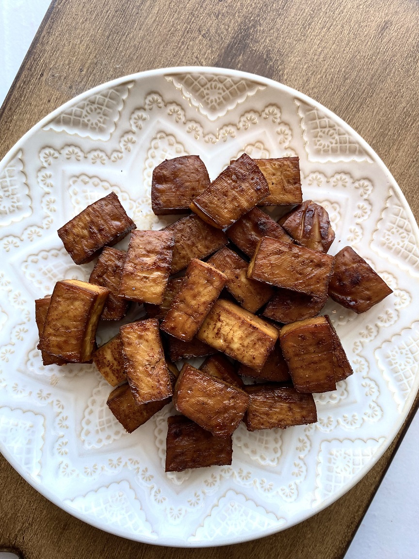 How does smoked tofu taste?