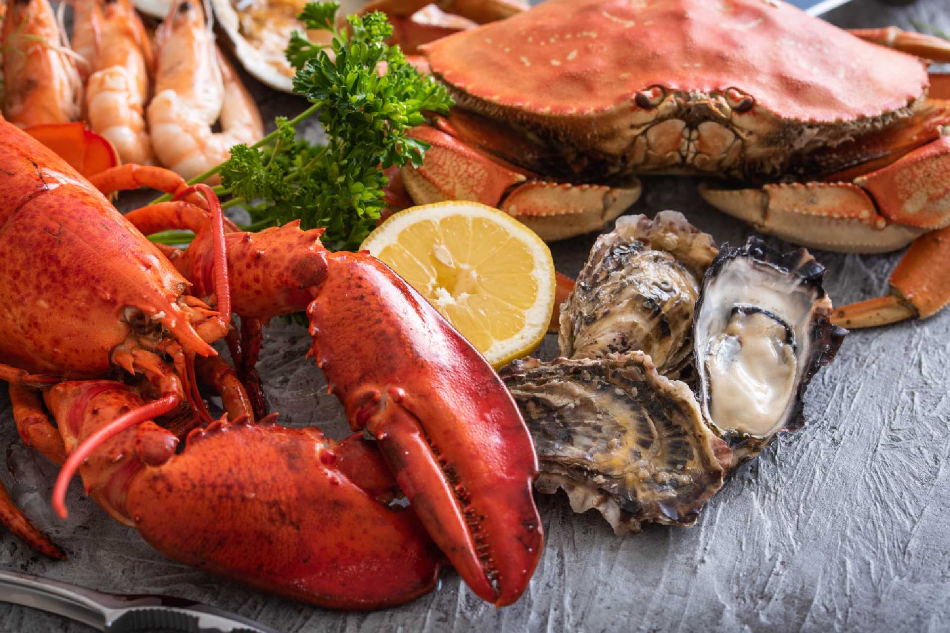 How healthy is crab and lobster?