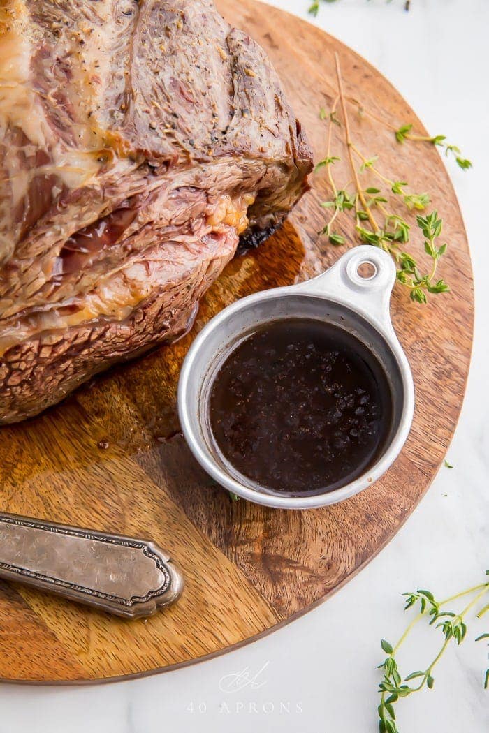 How is au jus different from gravy?